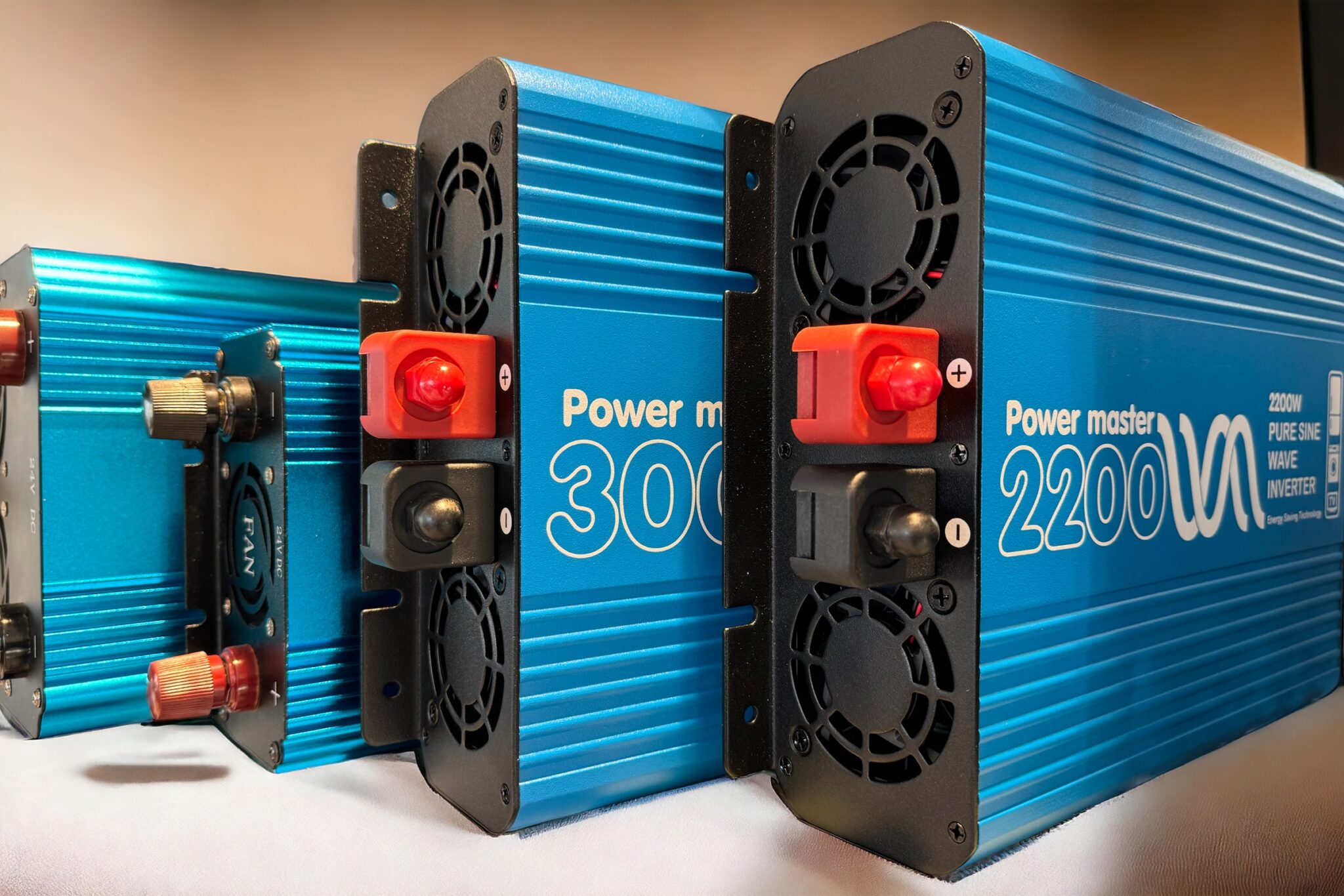 Inverter Blue energy, 2200/24, (1500W) čisti sinus – Sončni Paneli Shop